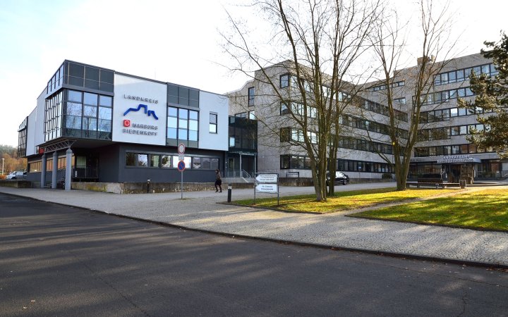 Zulassungsstelle Marburg-Biedenkopf fokussiert Kunden | ekom21 - KGRZ ...